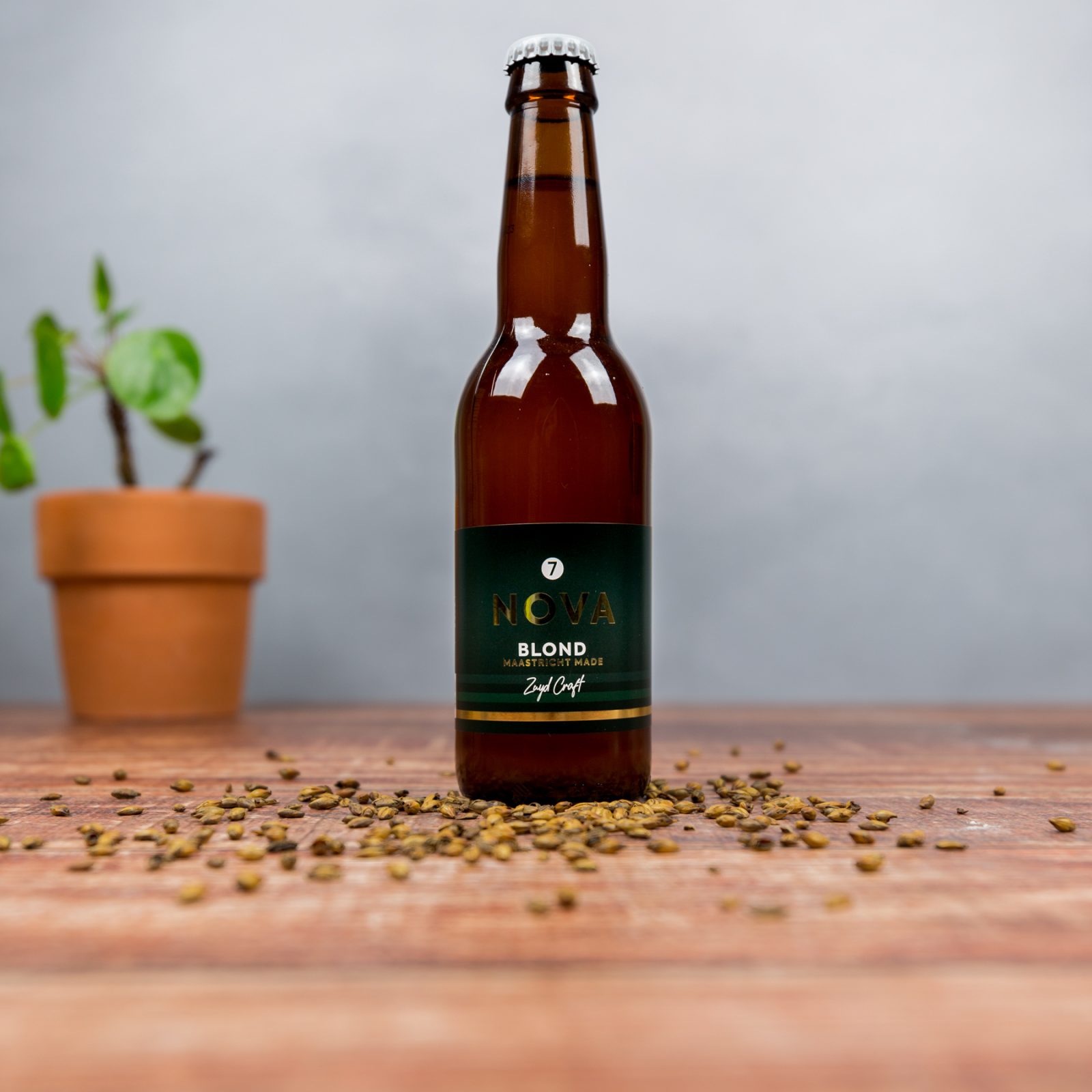 Volmoutig hoppig blond bier met een extra single dryhop met Cascade hop ...